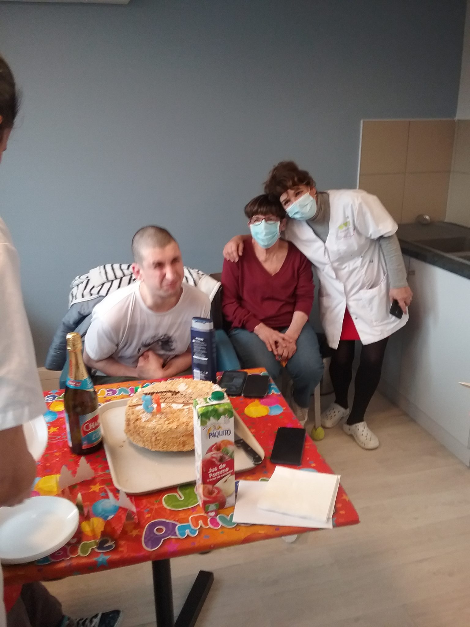 Anniversaire d’Alexandre – MAS autisme Michel Chapuis